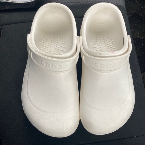 CROCS | Shoes | White Crocs With Grips | Poshmark